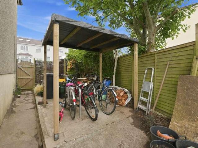 3 bed property for sale