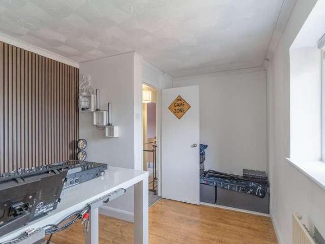3 bed property for sale