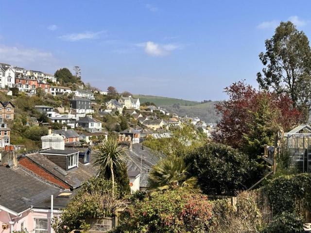 3 bed property for sale