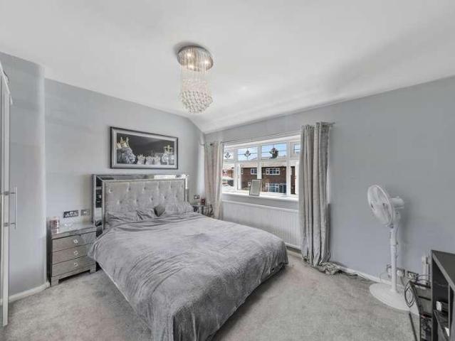 3 bed property for sale
