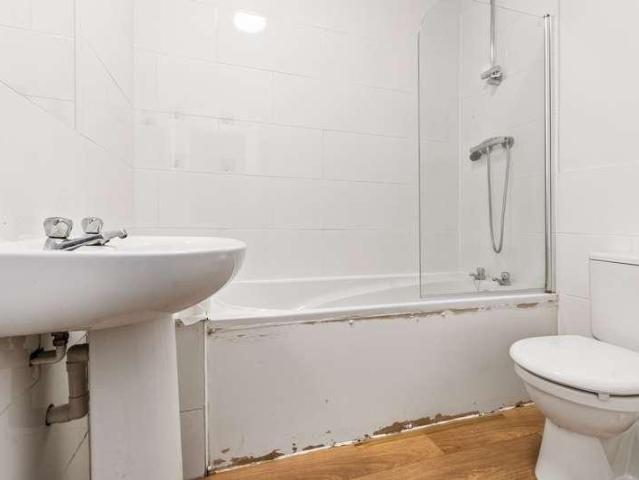 3 bed property for sale