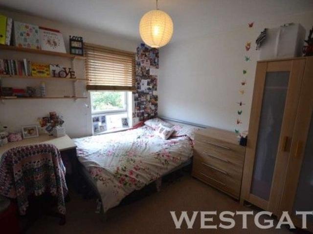3 Bed Queens Road, Reading