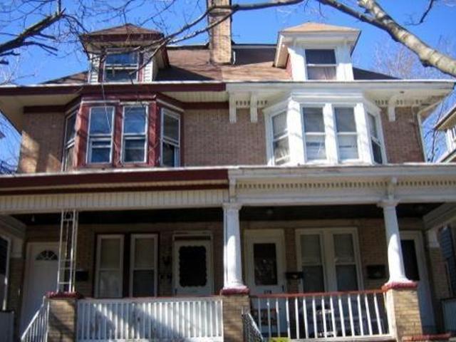 3 bed room for rent in trenton