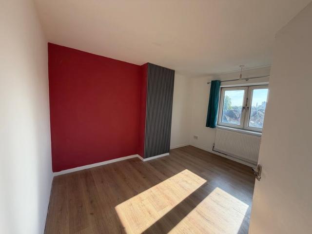 3 bed room,London E13, new refurbished, good link