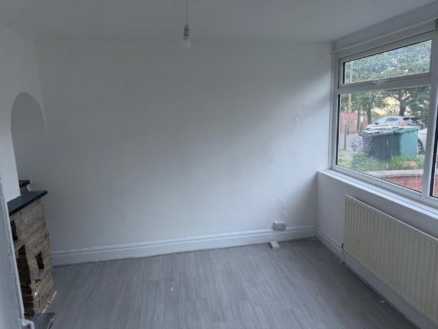 3 Bed Semi Detached House, Malvern St, LS11