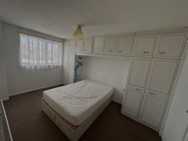 3 Bed Semi Detached House, Medway Close, CR0