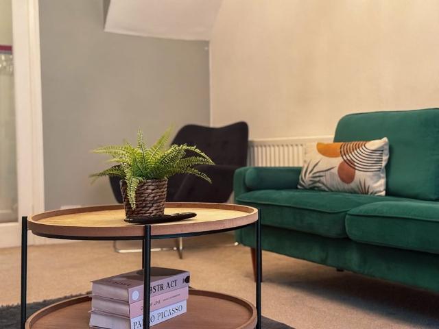 3 Bed Semi Detached House, Middlemist Grove, B43
