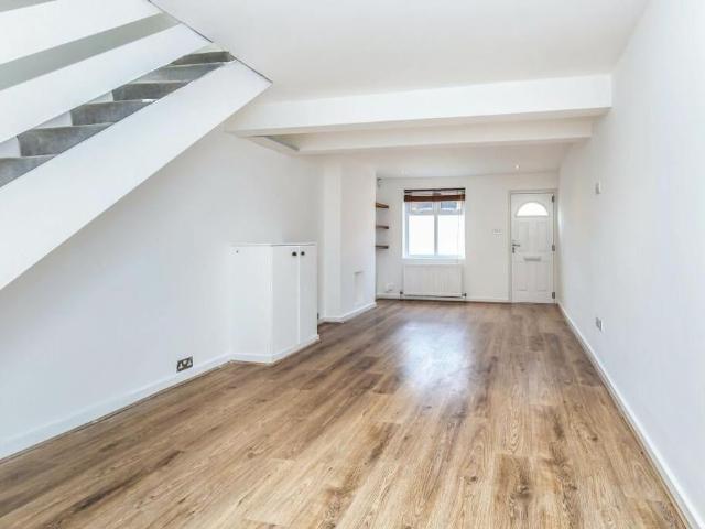 3 Bed Semi Detached House, Napier Road, CR2