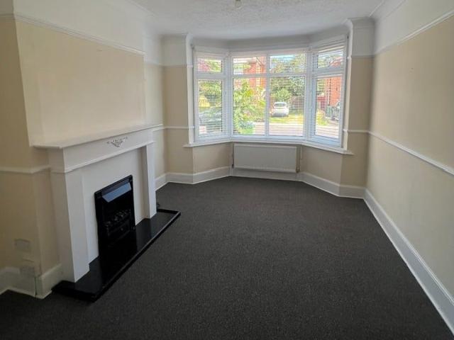 3 Bed Semi Detached House, Anglesea Road, SO15