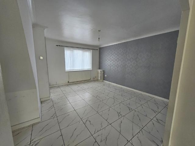 3 Bed Semi Detached House, Burlington Street, L3