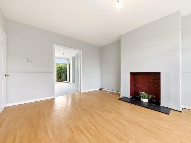3 Bed Semi Detached House, Baronsway, LS15