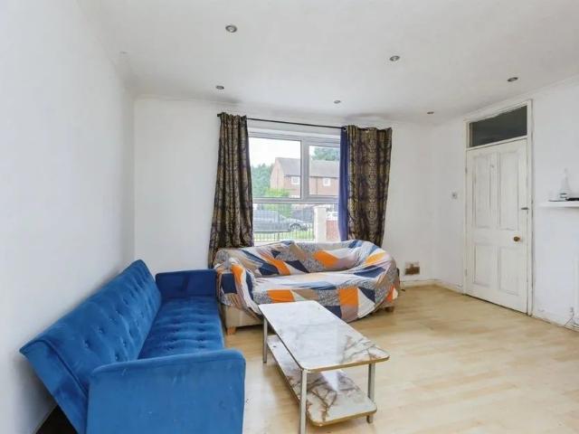3 Bed Semi Detached House, Birds Nest Avenue, LE3
