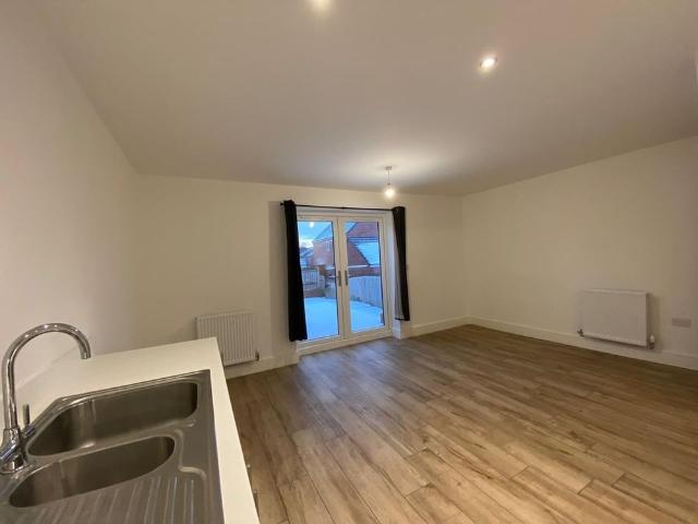 3 Bed Semi Detached House, Brook Rise, LS27
