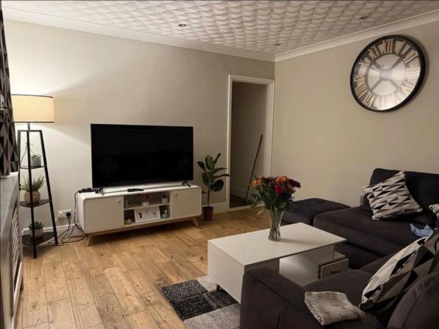 3 Bed Semi Detached House, Brook Road, SO18