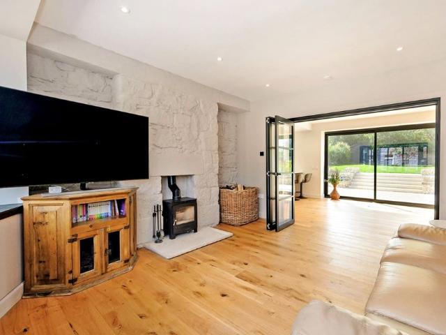 3 Bed Semi Detached House, Camperdown Road, AB15