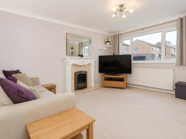 3 Bed Semi Detached House, Crestwood Court, S5