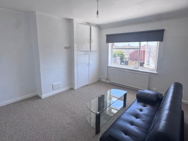 3 Bed Semi Detached House, Crossways Road, BS4