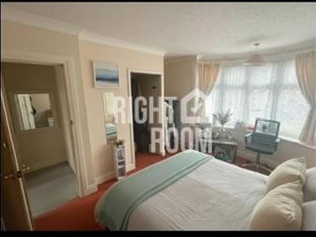 3 Bed Semi Detached House, Dale Valley Road, SO16