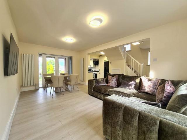 3 Bed Semi Detached House, Deacons Drive, M6