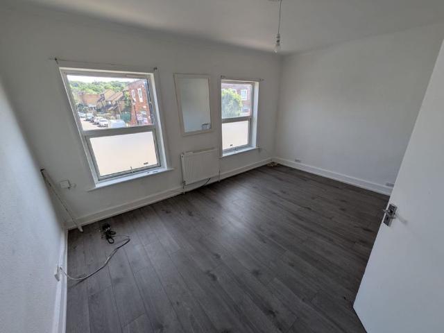 3 Bed Semi Detached House, Evelina Road, SE15