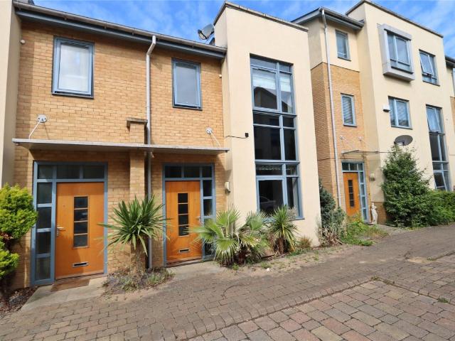3 bed Semi Detached House for Rent