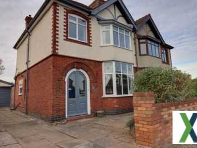 3 bed semi detached house for sale