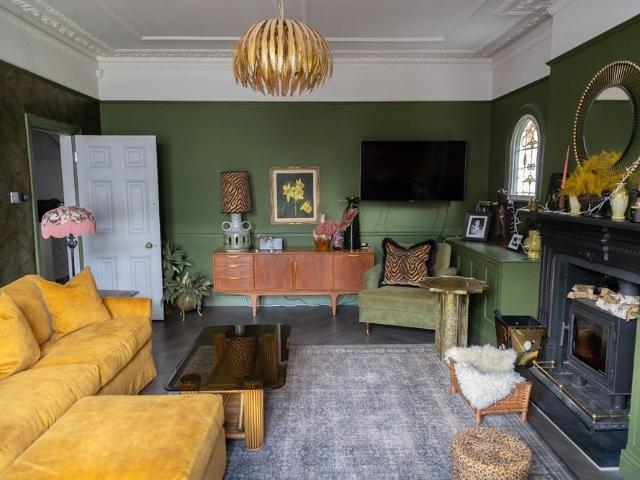 3 Bed Semi Detached House, Granville Road, N12