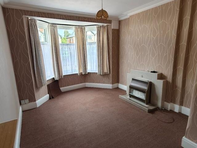 3 Bed Semi Detached House, Humberstone Drive, LE5