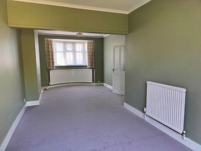 3 Bed Semi Detached House, Heacham Drive, LE4