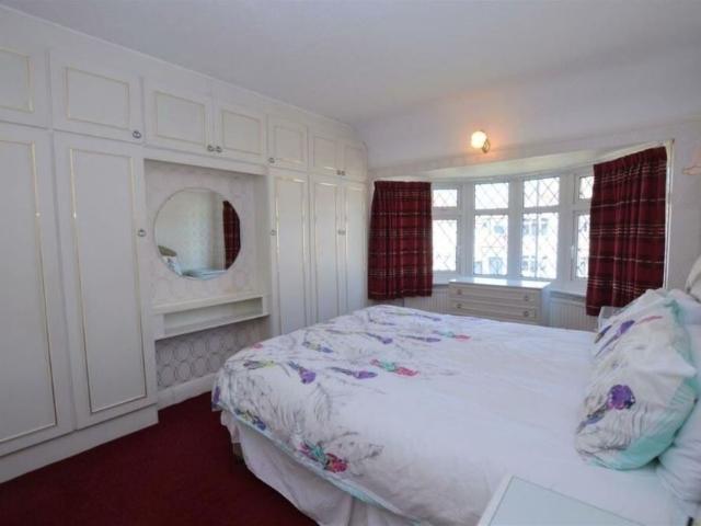 3 Bed Semi Detached House, Heath Road, TW3