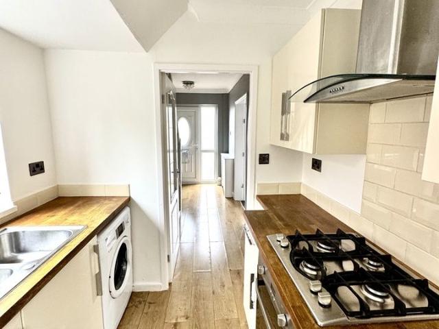 3 Bed Semi Detached House, Jardine Close, S9
