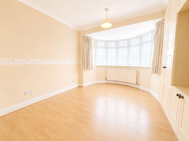 3 Bed Semi Detached House, Kingshill Drive, HA3