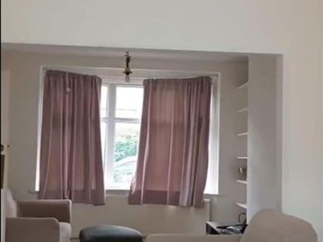 3 Bed Semi Detached House, Lyncroft Gardens, TW3