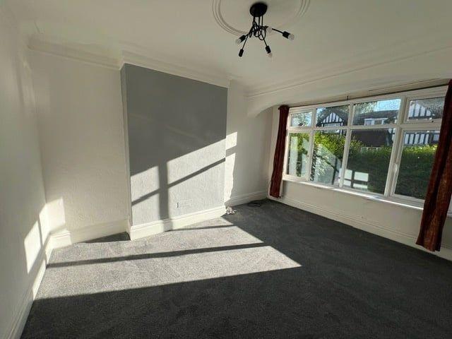 3 Bed Semi Detached House, Lichfield Drive, M25