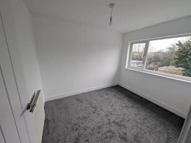 3 Bed Semi Detached House, Park Drive, LE3