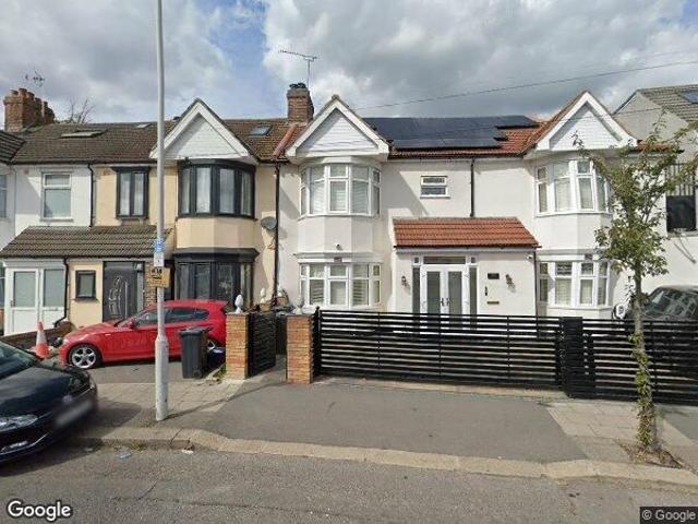 3 Bed Semi Detached House, Redbridge Lane East, IG4