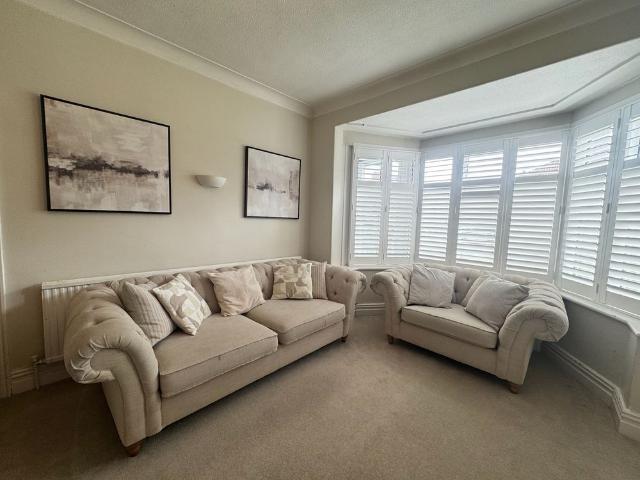 3 Bed Semi Detached House, Roman Avenue, LS8