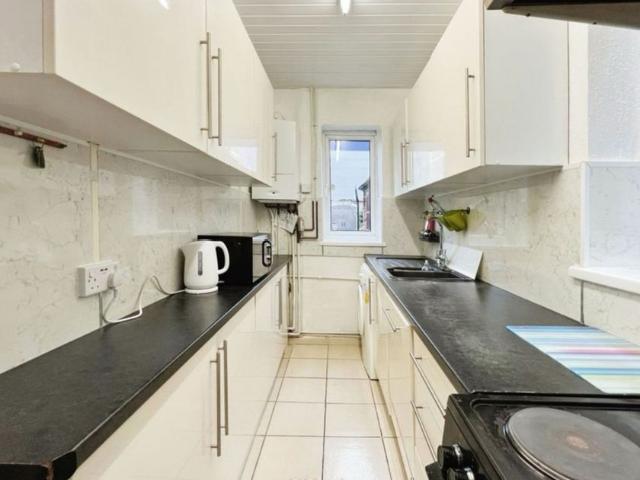 3 Bed Semi Detached House, Swithland Avenue, LE4