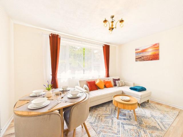 3 Bed Semi Detached House, Saywell Road, LU2