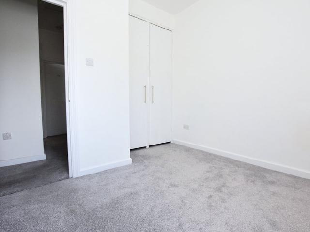 3 Bed Semi Detached House, Selsdon Road, CR2