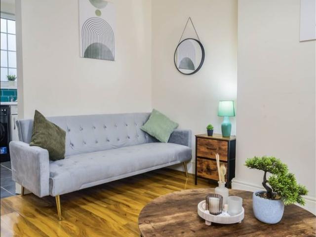 3 Bed Semi Detached House, Sheffield, S2