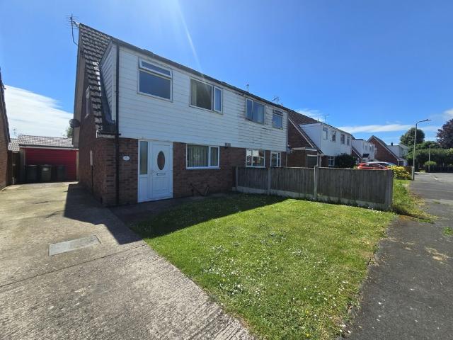 3 bed Semi Detached House to Let