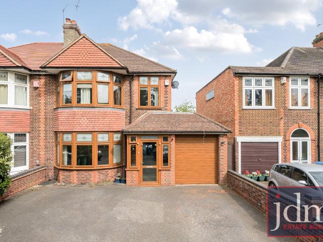 3 bed Semi Detached House to Let for rent in London