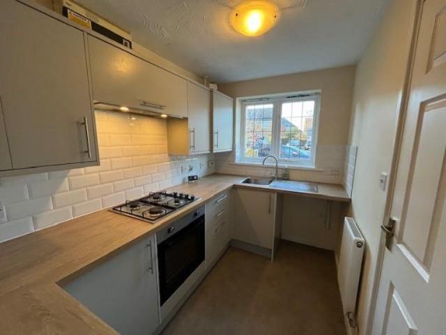 3 BED Semi detached house To rent