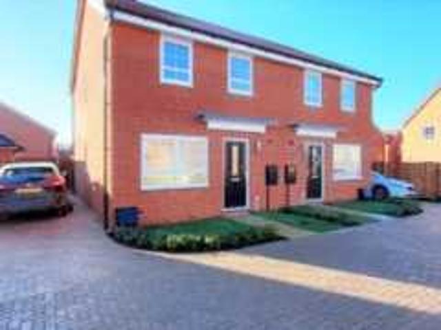 3 bed semi detached house to rent