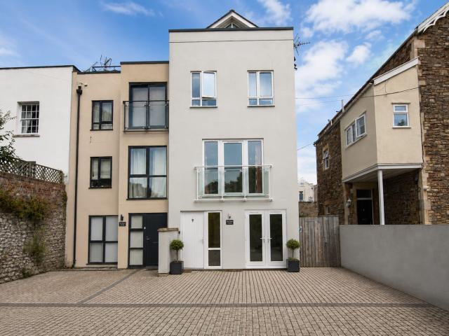 3 Bed Semi Detached House to rent