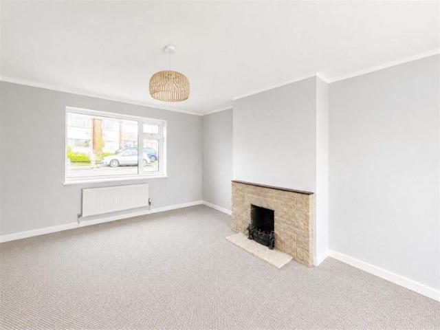 3 BED Semi detached house To rent