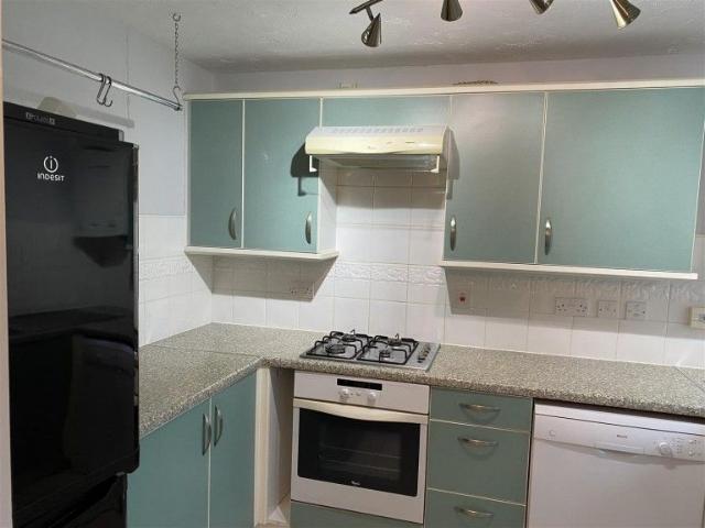 3 BED Semi detached house To rent