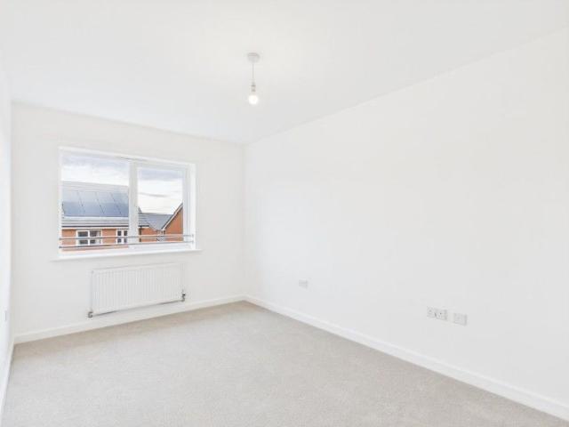 3 BED Semi detached house To rent