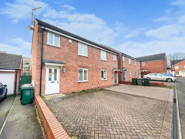 3 BED Semi detached house To rent